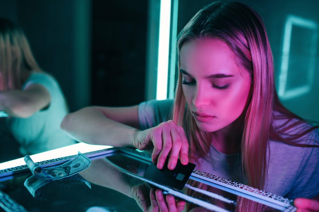 How to Recognize Cocaine Addiction Signs | Evolve Indy